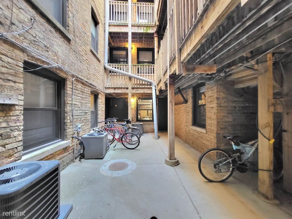 1450 W Byron St, Chicago, IL 60613 - See Est. Value, Schools & More