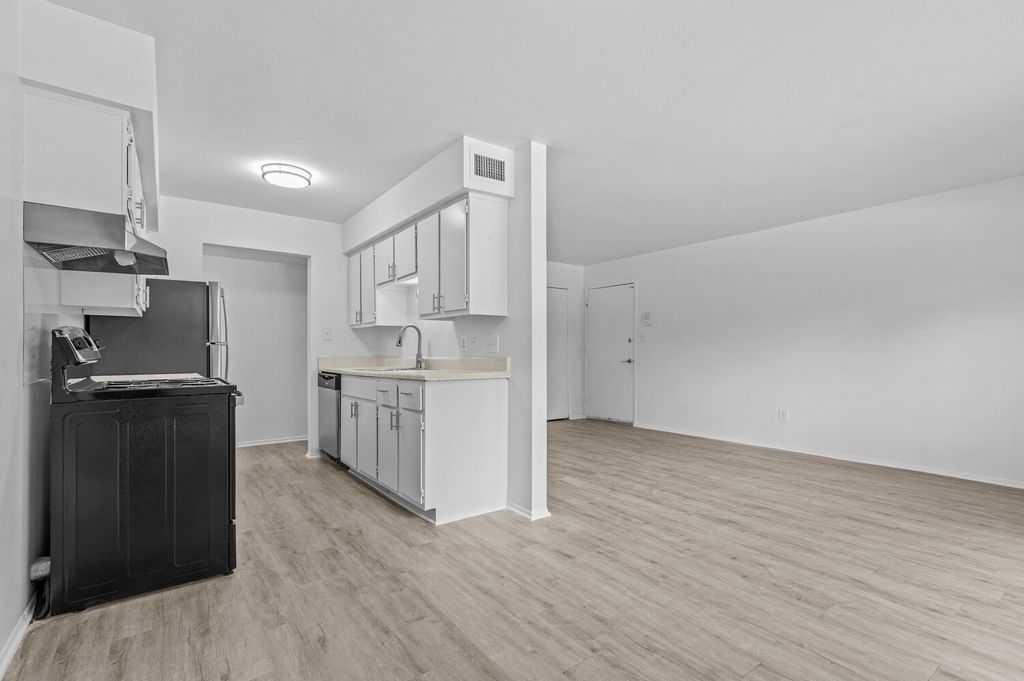 27201 W Canfield St #7-209S, Dearborn Heights, MI 48127 - See Est ...