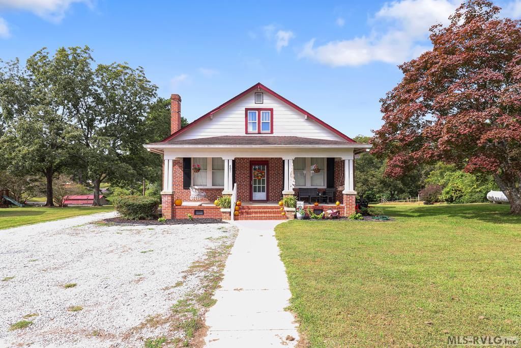 402 S Carter St, La Crosse, VA 23950 - See Est. Value, Schools & More