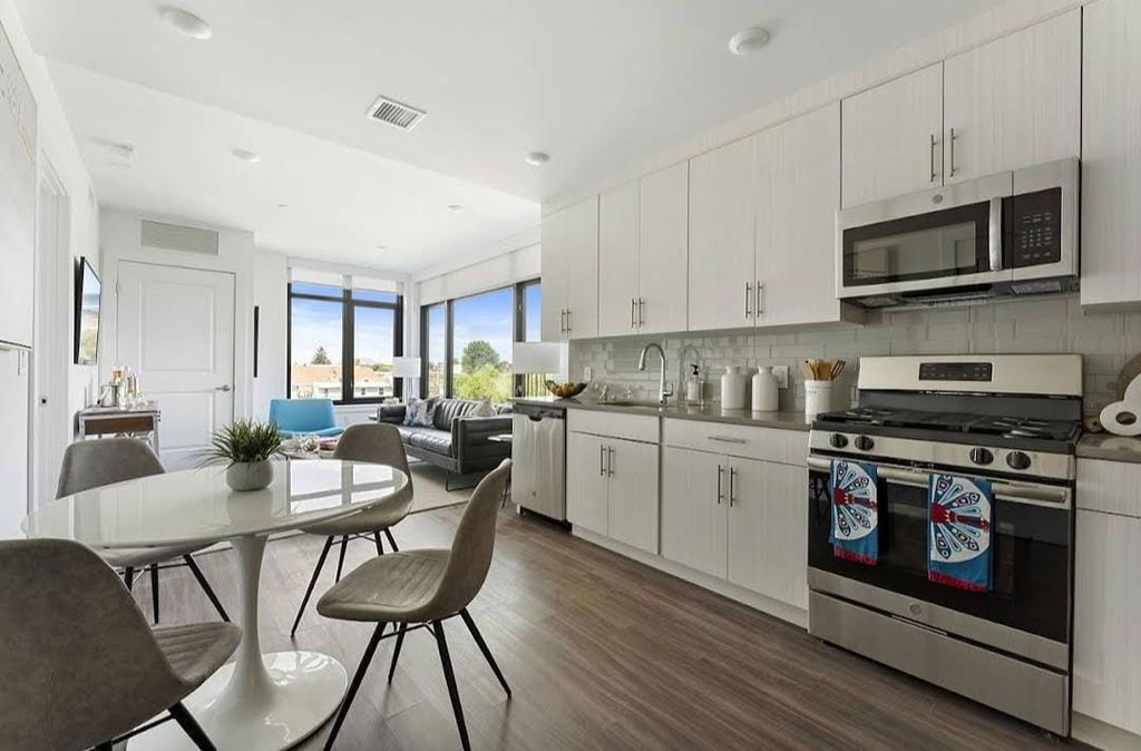 185 Avenue F #10F-01, Bayonne, NJ 07002 - See Est. Value, Schools & More