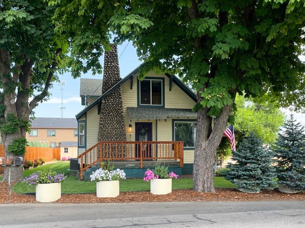 11205 E 4th Ave, Spokane Valley, WA 99206 - See Est. Value, Schools & More