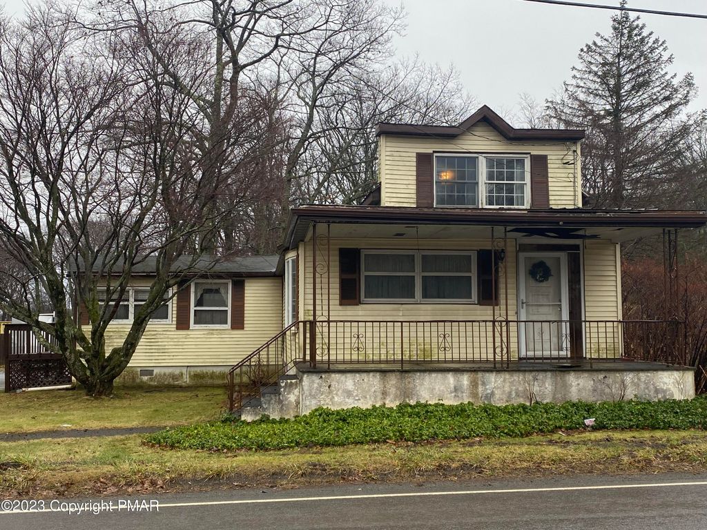 221 Summit Ave, Pocono Summit, PA 18346 - See Est. Value, Schools & More