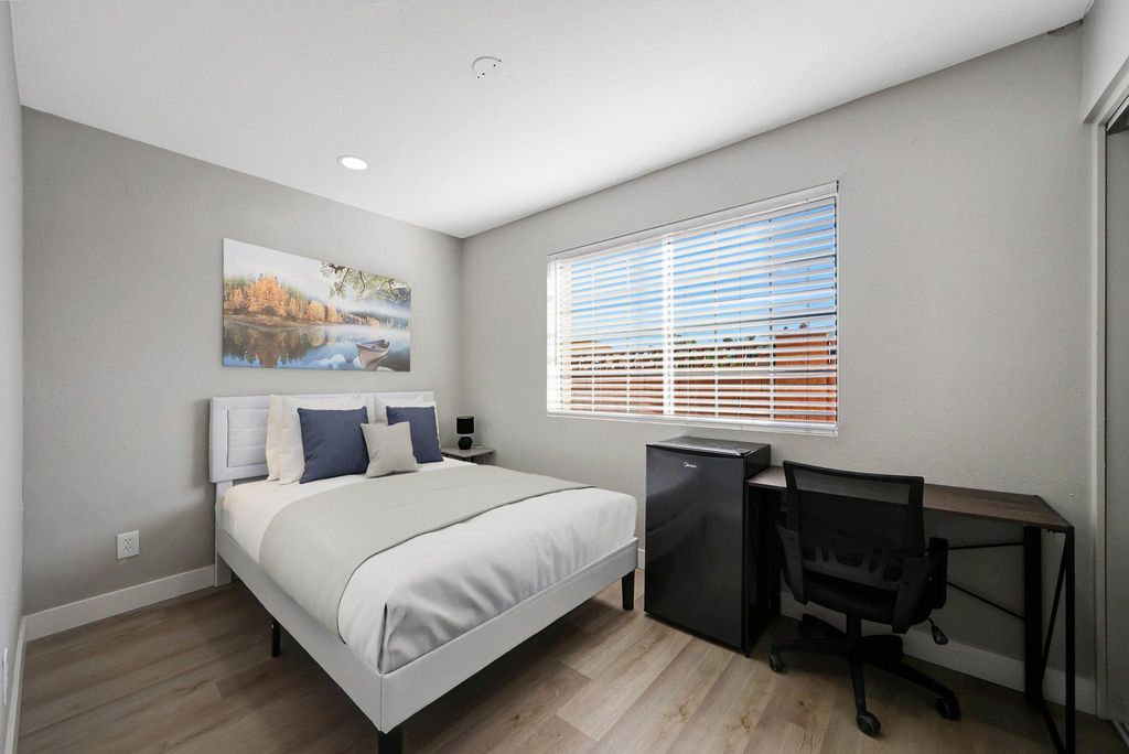 2227 N 57th Dr #4, Phoenix, AZ 85035 - See Est. Value, Schools & More