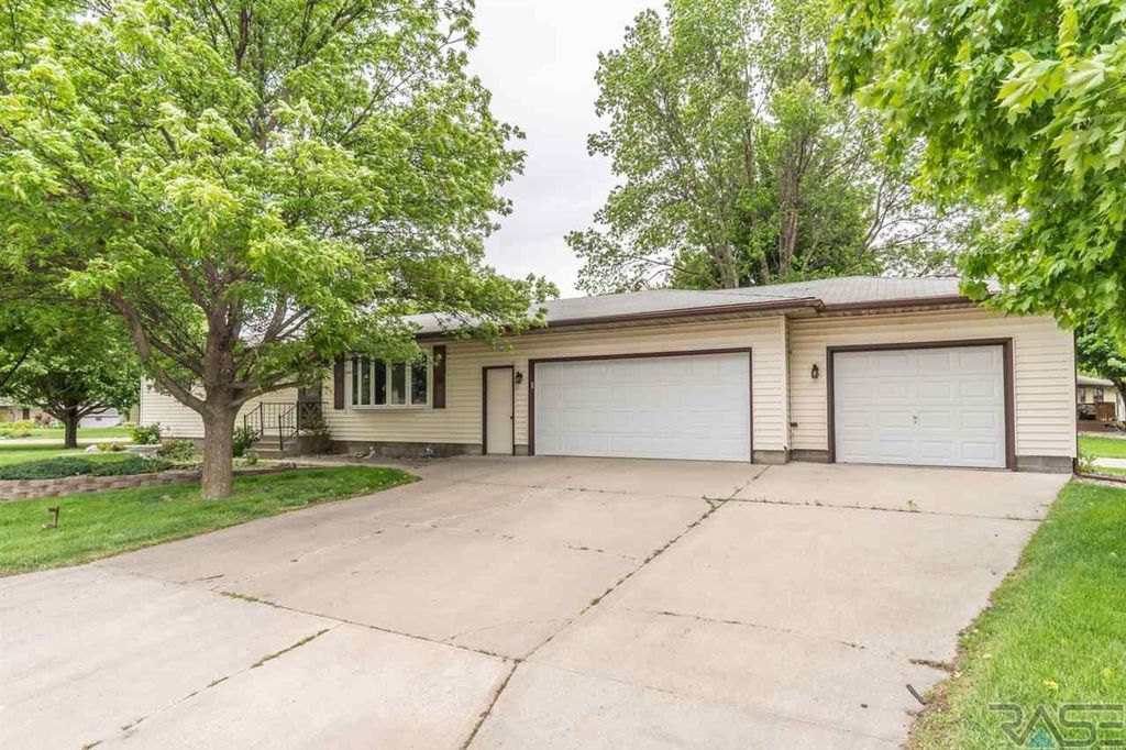 600 S Main Ave, Brandon, SD 57005 - See Est. Value, Schools & More