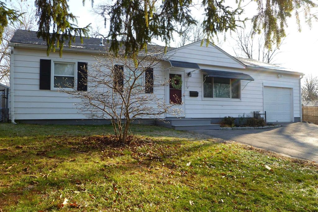 4 Peter Cooper Dr, Poughkeepsie, NY 12601 - See Est. Value, Schools & More