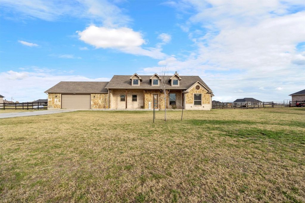 6028 Berry Ridge Ln, Joshua, TX 76058 | MLS# 20496423 | Trulia