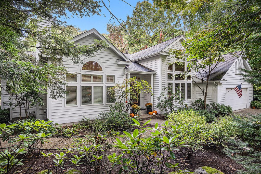 17860 W Spring Lake Rd, Spring Lake, MI 49456 - See Est. Value, Schools ...