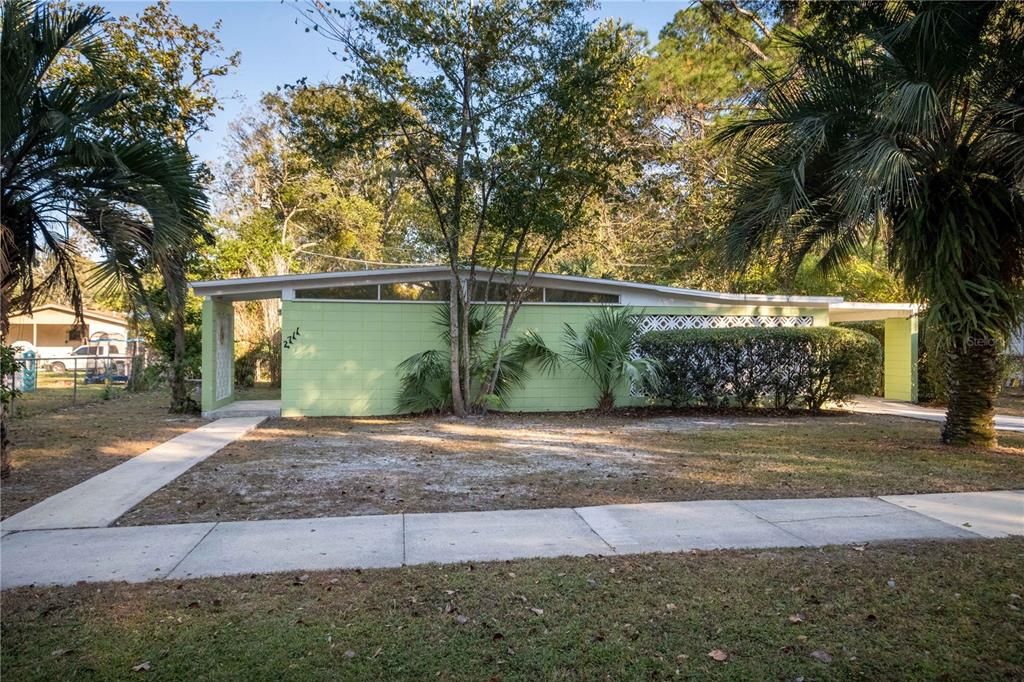 2711 NE 12th St, Gainesville, FL 32609 - See Est. Value, Schools & More