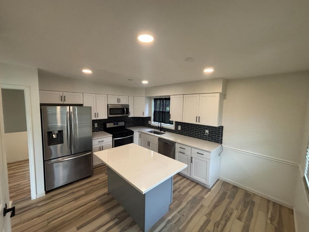 15 Flora Way #17, Normal, IL 61761 - See Est. Value, Schools & More