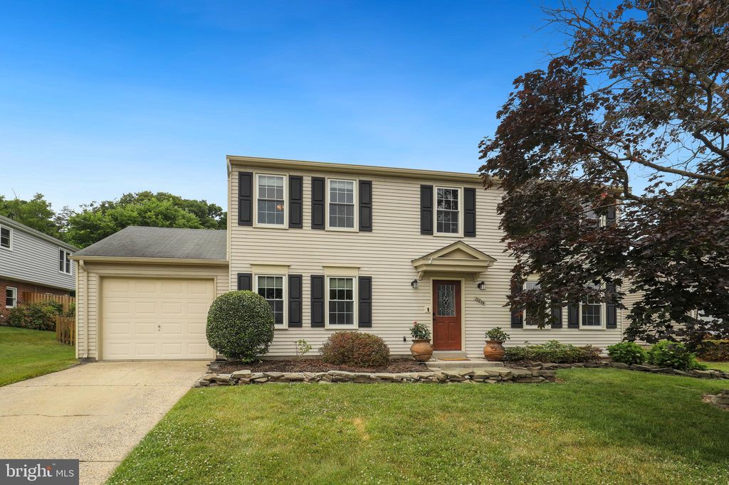 12844 Fantasia Dr, Herndon, VA 20170 - See Est. Value, Schools & More