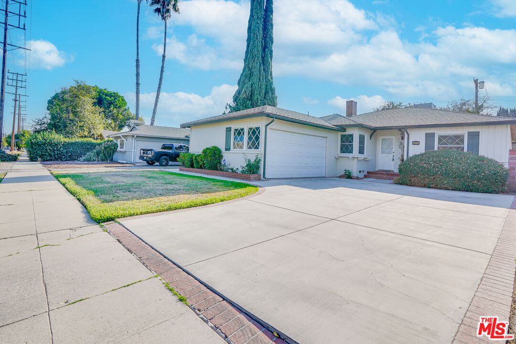 6919 Vanalden Ave, Reseda, CA 91335 | Trulia
