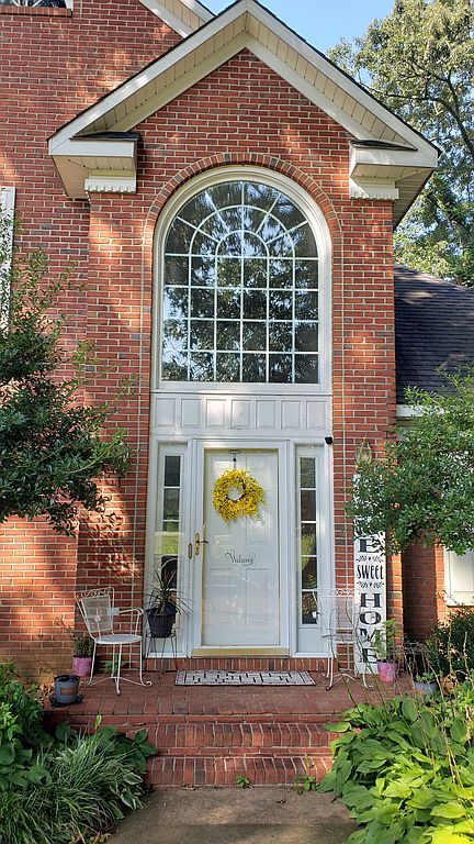 2007 W Gaines St, Lawrenceburg, TN 38464 - See Est. Value, Schools & More