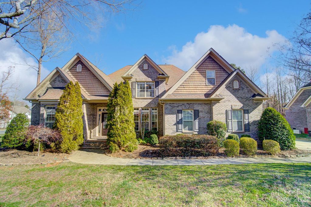 2022 Crismark Dr, Indian Trail, NC 28079 - See Est. Value, Schools & More