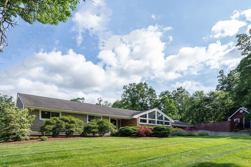 10 Sunset Dr, Seekonk, MA 02771 | Trulia