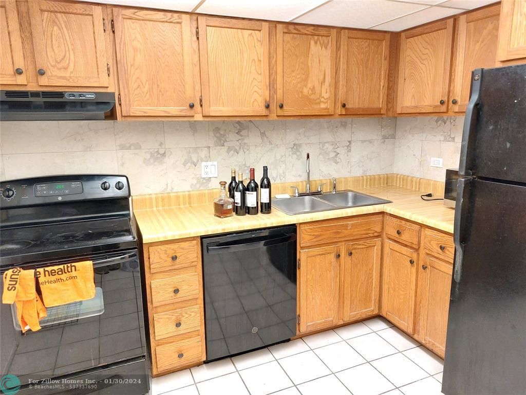 3670 Inverrary Dr UNIT 1W, Lauderhill, FL 33319 - See Est. Value ...