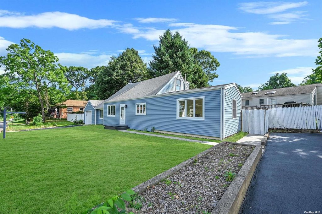 1027 Saint Johnland Road, Kings Park, NY 11754 | Trulia