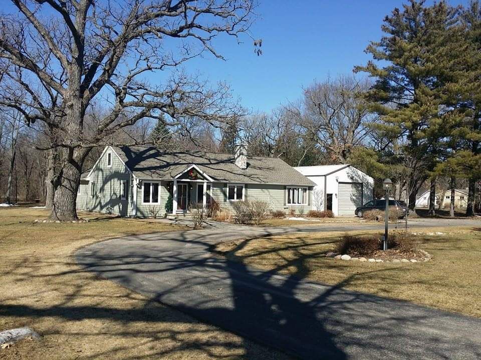 W377S5229 Pretty Lake Rd, Dousman, WI 53118 | Trulia