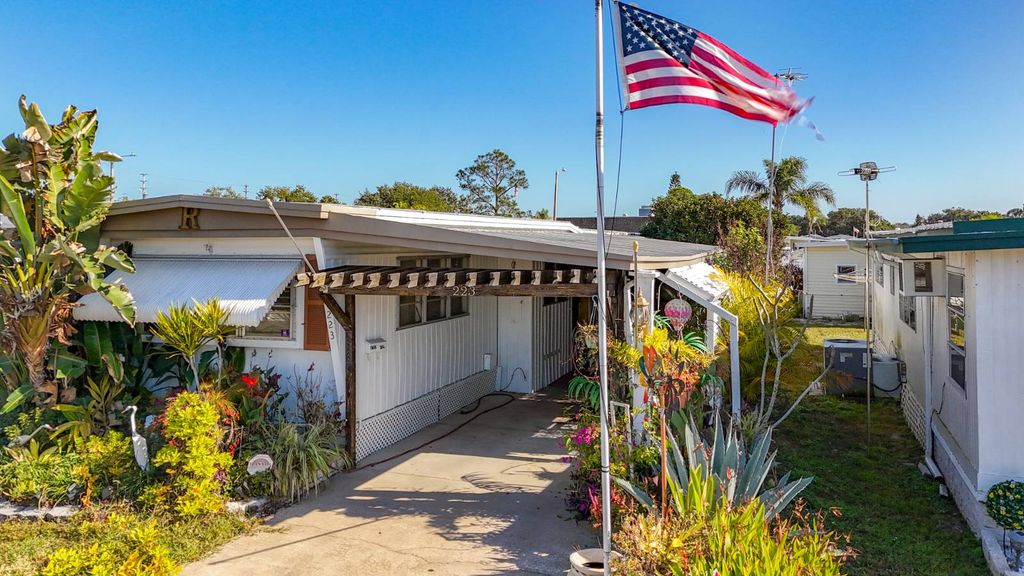 2505 E Bay Dr #223, Largo, FL 33771 | MLS# 11622058 | Trulia