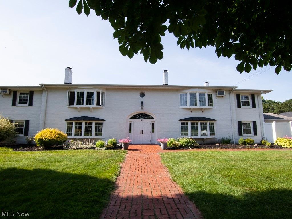 5 Meadowlawn Dr #19, Mentor, OH 44060 - See Est. Value, Schools & More