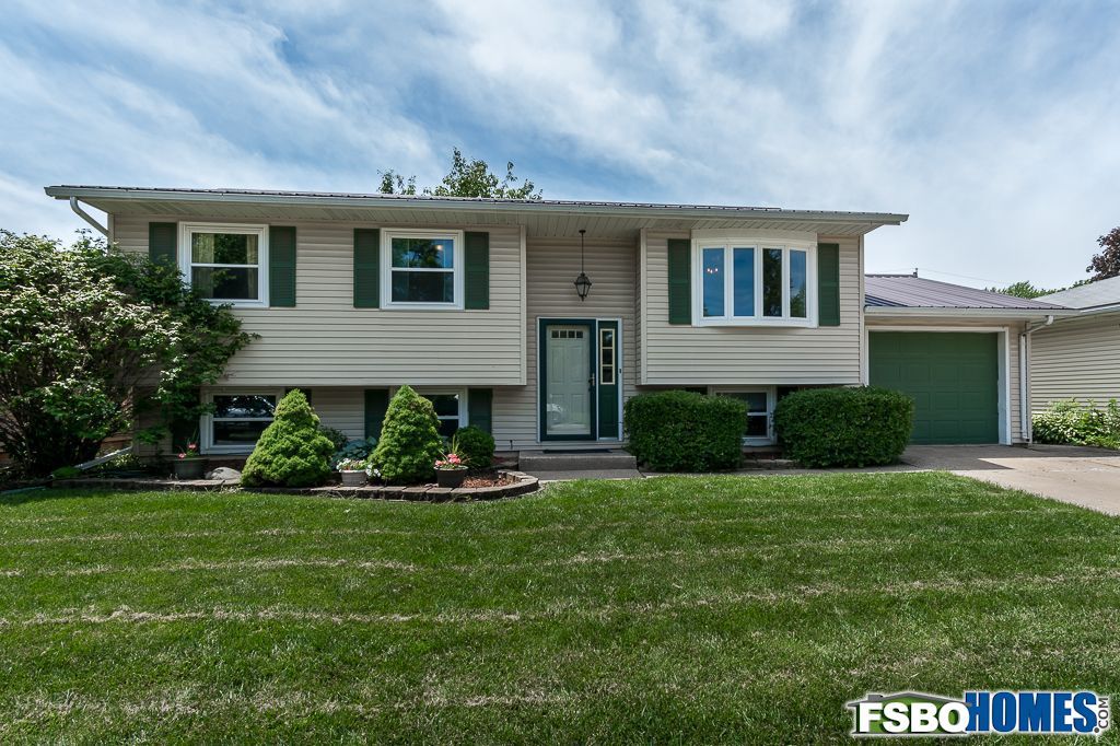 6428 Kelling St, Davenport, IA 52806 - See Est. Value, Schools & More