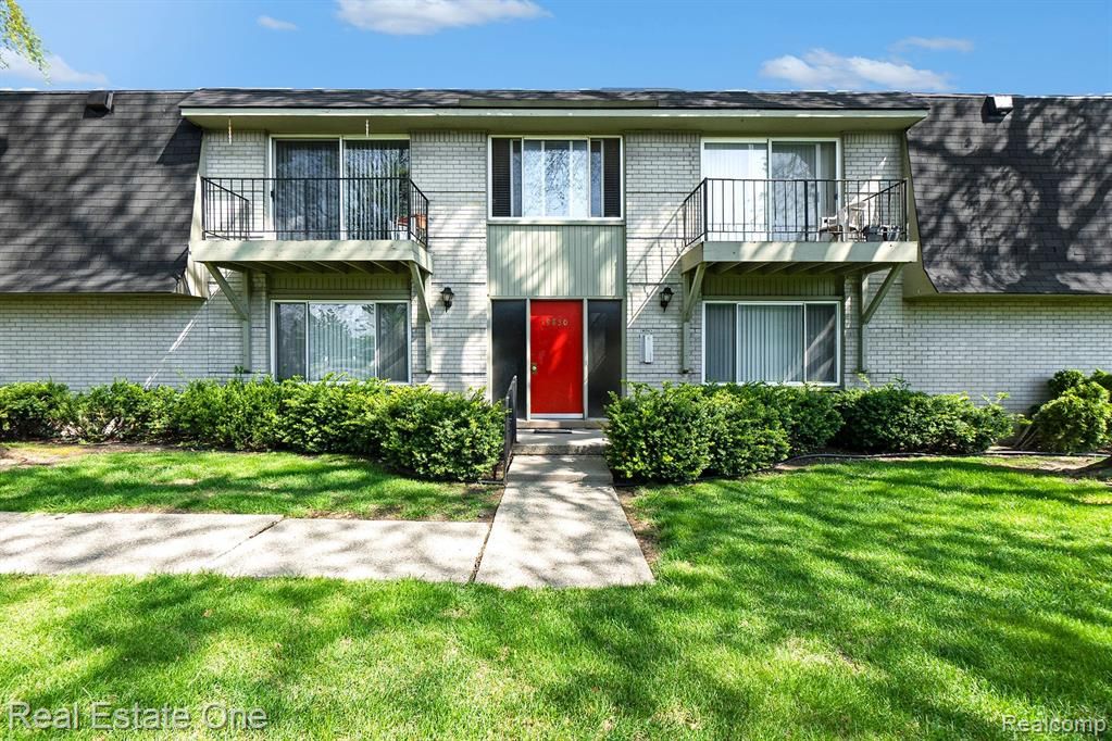 19830 W Twelve Mile Rd #28, Southfield, MI 48076 | MLS# 20240030059 ...