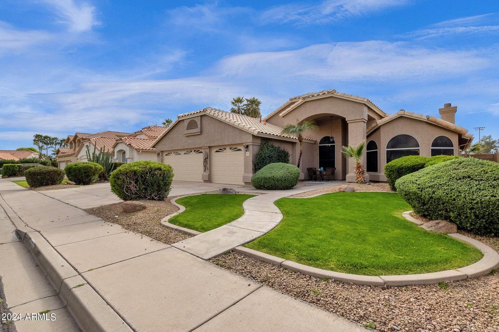 288 S Sandstone St, Gilbert, AZ 85296 - See Est. Value, Schools & More
