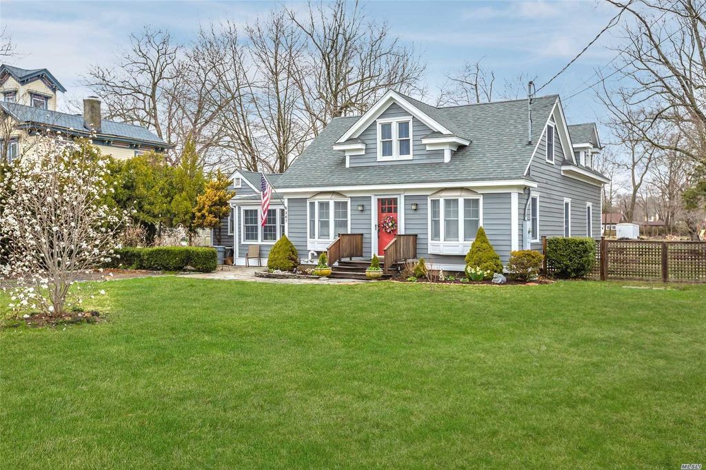 367 Middle Rd, Bayport, NY 11705 | Trulia