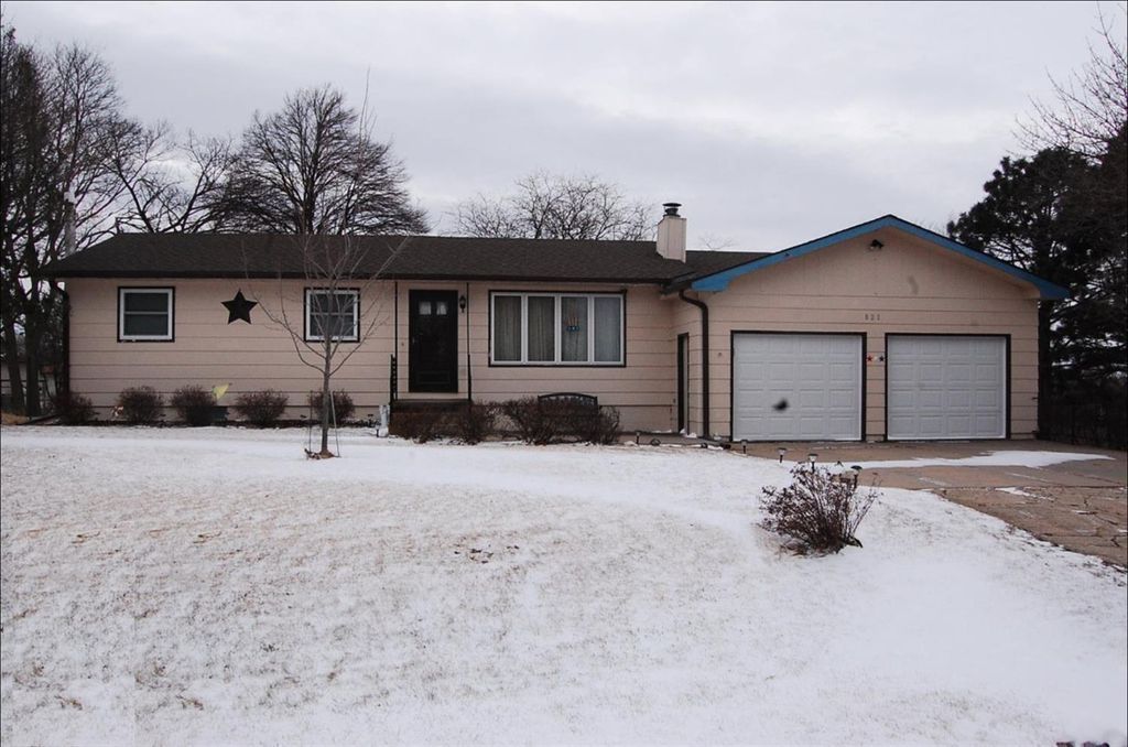 821 W Pickrell Rd, Pickrell, NE 68422 - See Est. Value, Schools & More