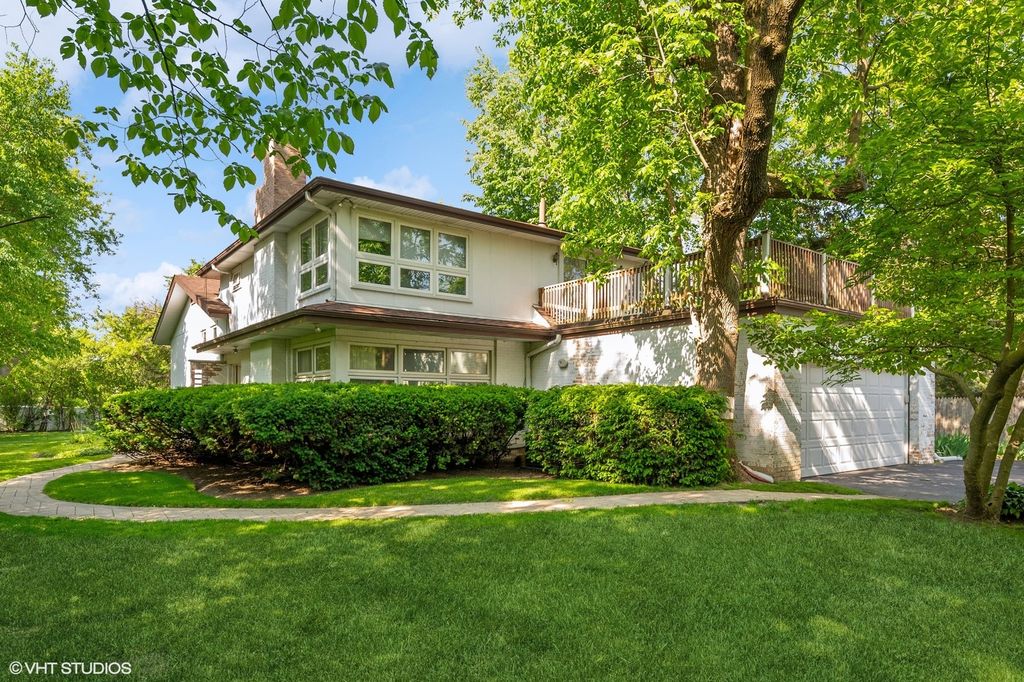 1077 Green Bay Rd, Glencoe, IL 60022 - See Est. Value, Schools & More