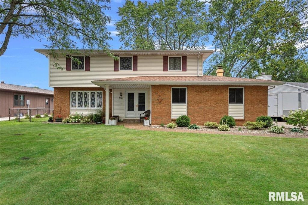 2621 W Lawrence Ave, Springfield, IL 62704 - See Est. Value, Schools & More