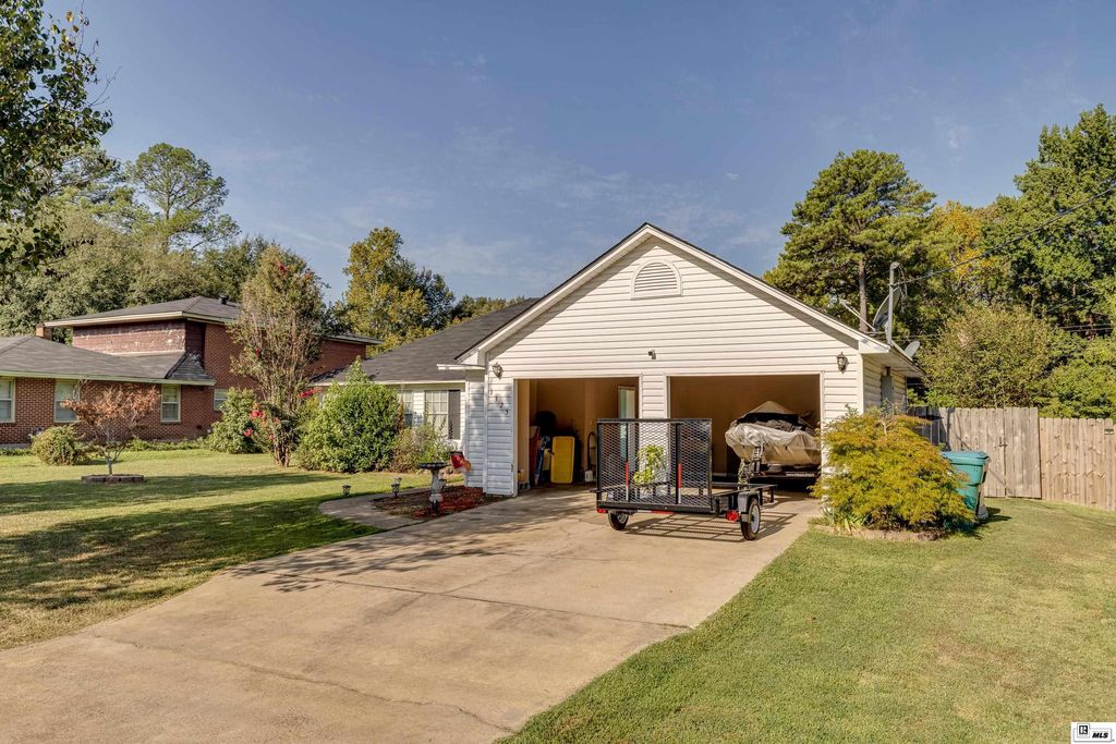 1325 Gladney Dr, Bastrop, LA 71220 - See Est. Value, Schools & More