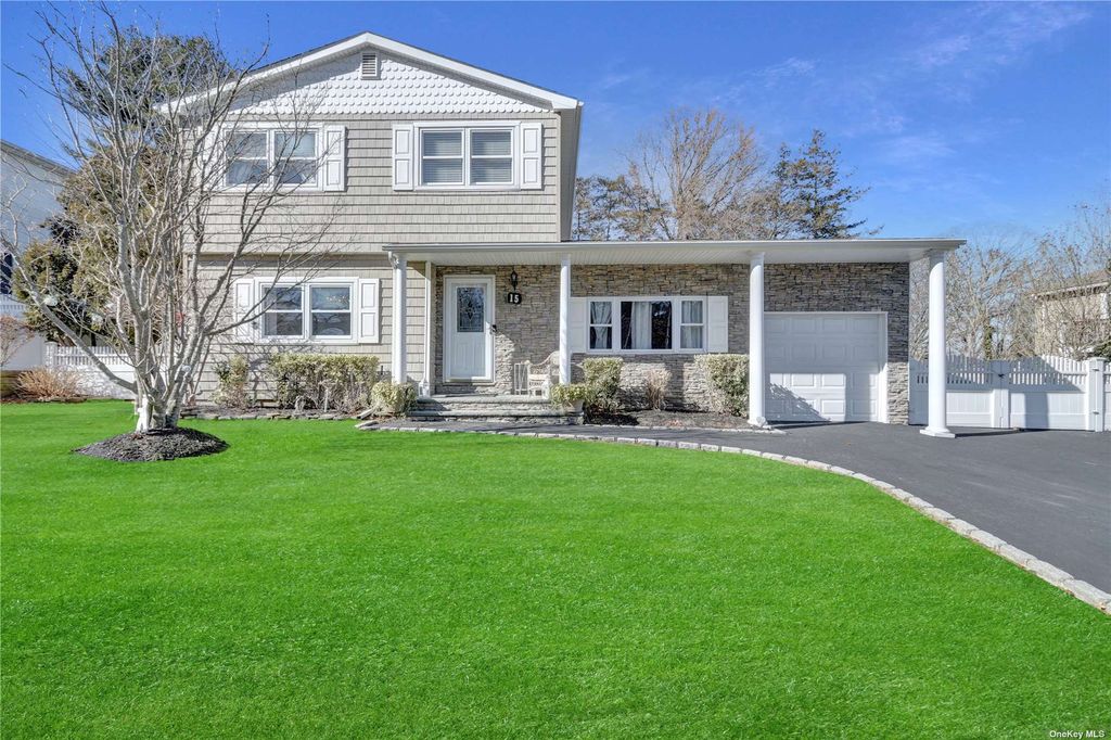 15 Ricky Road, Lake Ronkonkoma, NY 11779 - See Est. Value, Schools & More