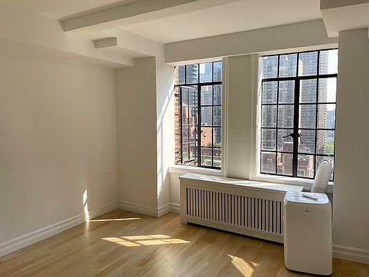 320 E 42nd St #1851, New York, NY 10017 - See Est. Value, Schools & More