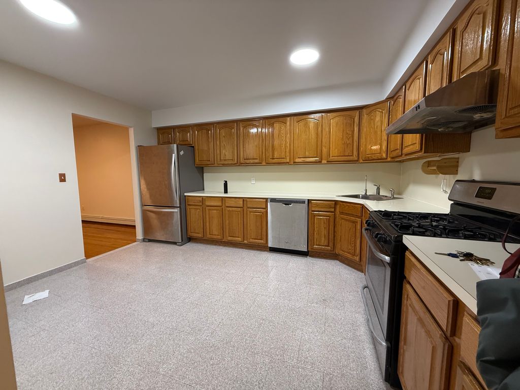 345 92nd St #2, Brooklyn, NY 11209 - Trulia | Trulia