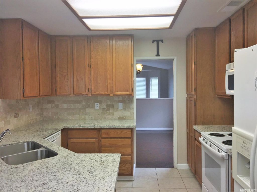 15729 Lisa Ln, Lathrop, CA 95330 - See Est. Value, Schools & More