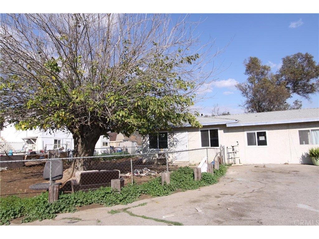 882 W C St, Colton, CA 92324 - See Est. Value, Schools & More