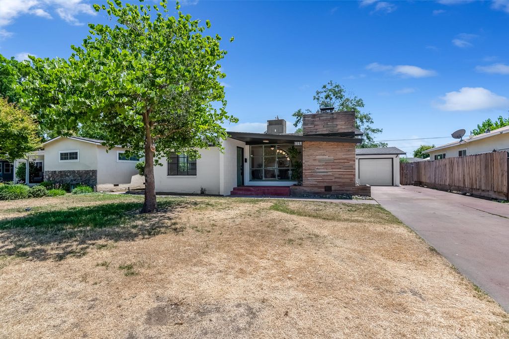 909 E Kaweah Avenue, Visalia, CA 93292 - See Est. Value, Schools & More