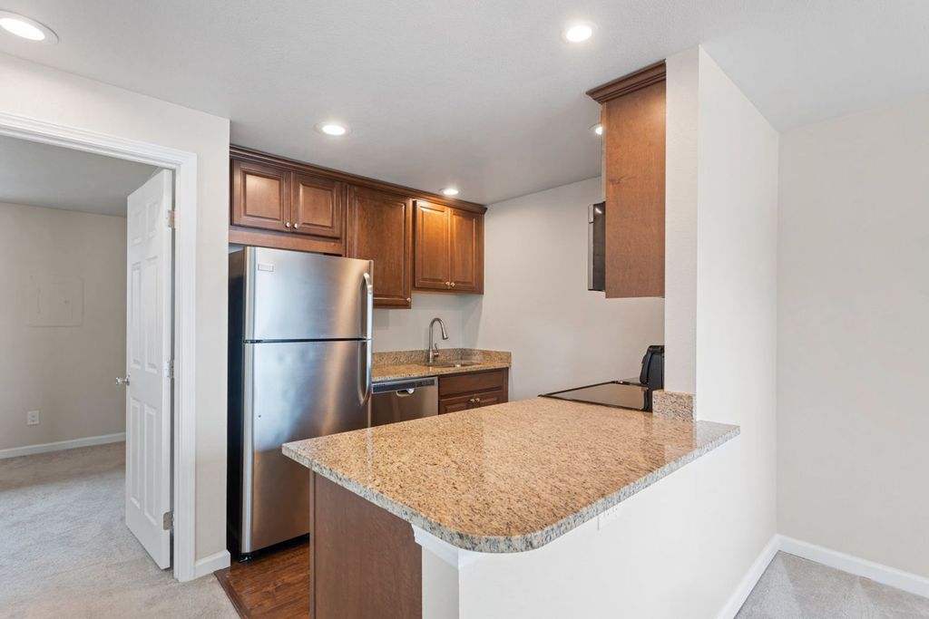 11615 91st Ln NE #21, Kirkland, WA 98034 - See Est. Value, Schools & More