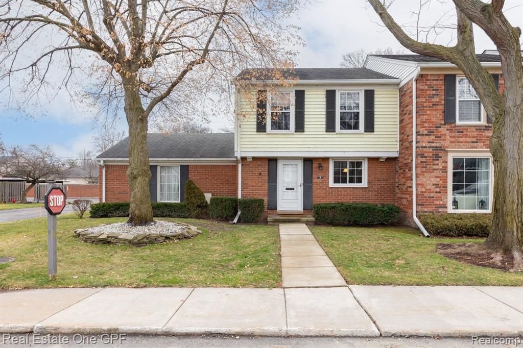 1282 Woodbridge St, Saint Clair Shores, MI 48080 - See Est. Value ...