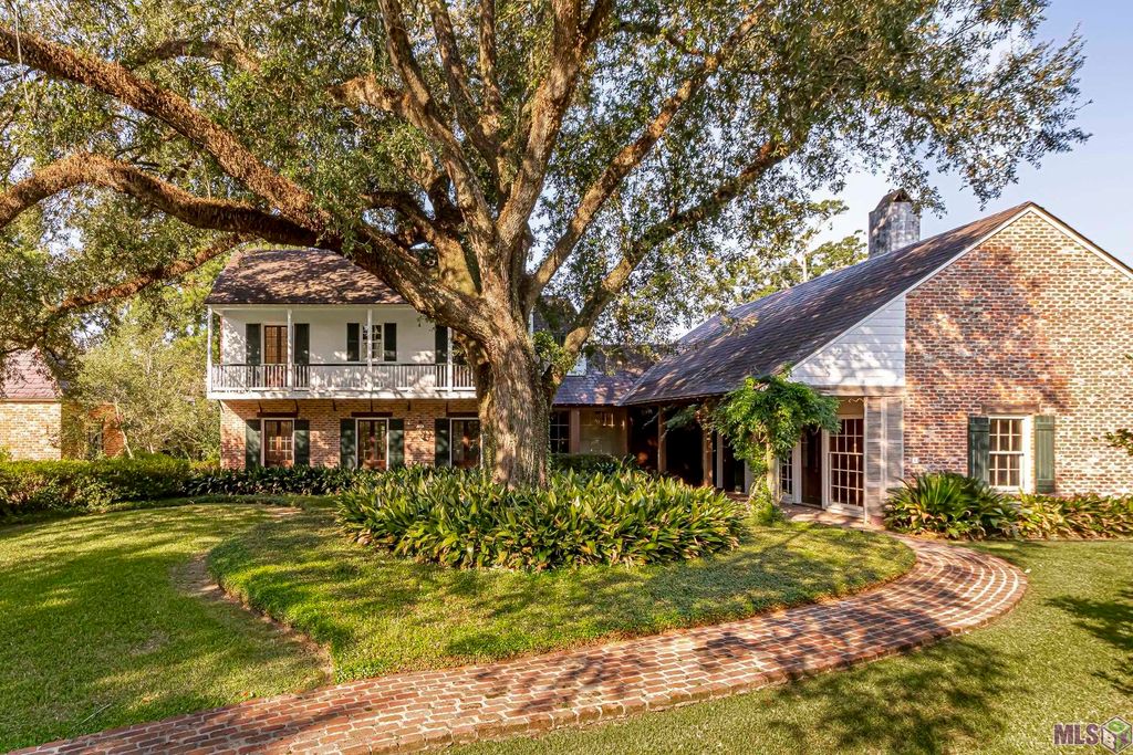 1 Oak Aly, Baton Rouge, LA 70806 - See Est. Value, Schools & More