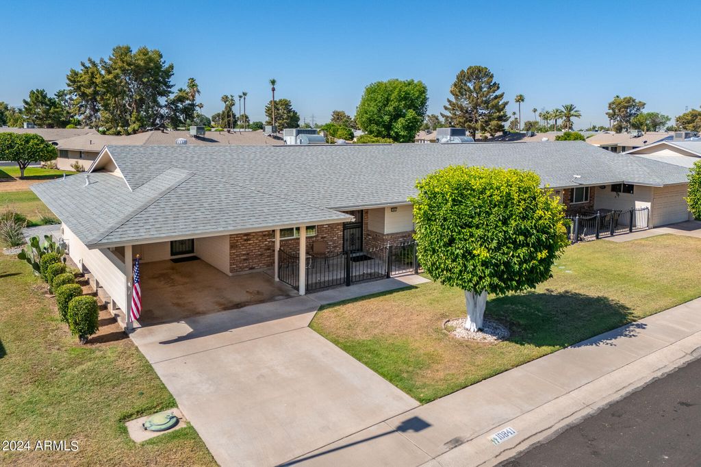10841 W Hatcher Rd, Sun City, AZ 85351 - See Est. Value, Schools & More