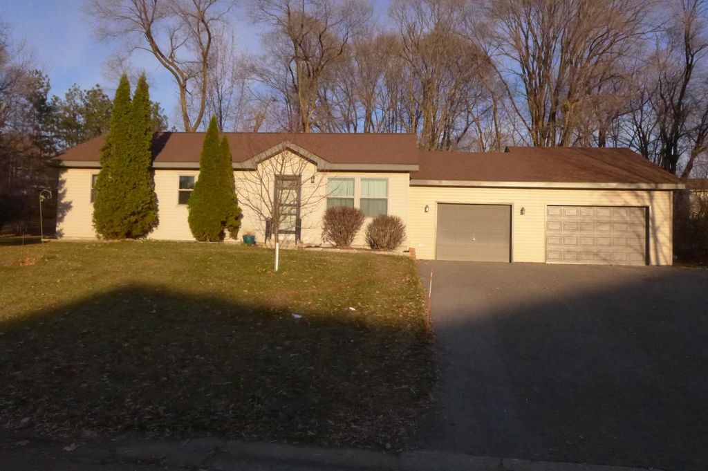 554 Gibbs St S, Prescott, WI 54021 - See Est. Value, Schools & More