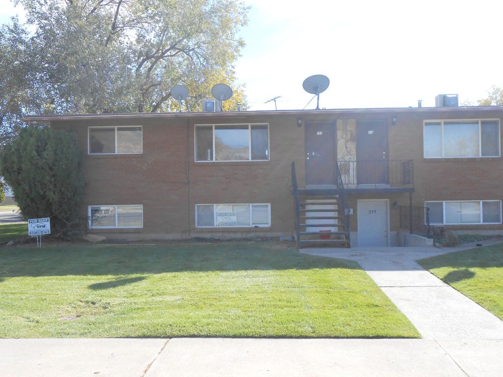 215 W 1030 N, Orem, UT 84057 - See Est. Value, Schools & More