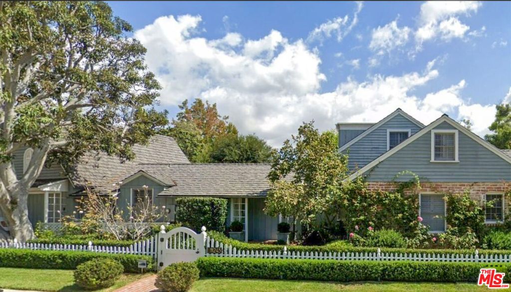 11245 Montana Ave, Los Angeles, CA 90049 - See Est. Value, Schools & More