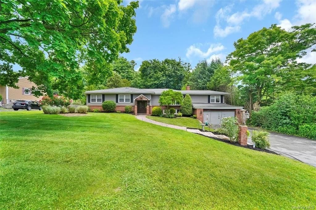 10 Doral Drive, New Windsor, NY 12553 | MLS# H6312012 | Trulia