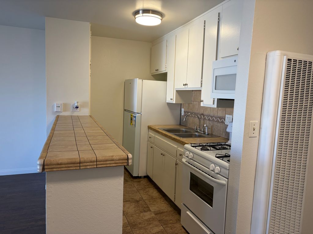 6125 Fulton Ave #c79cc050f, Van Nuys, CA 91401 - See Est. Value ...