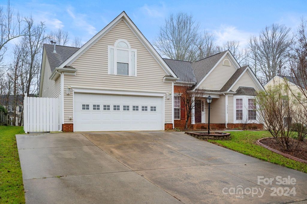 12213 Winghurst Dr, Pineville, NC 28134 - See Est. Value, Schools & More