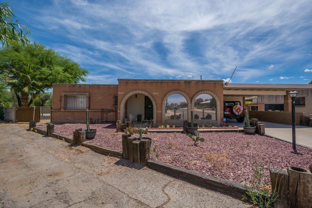9055 E Calle Playa, Tucson, AZ 85715 - See Est. Value, Schools & More