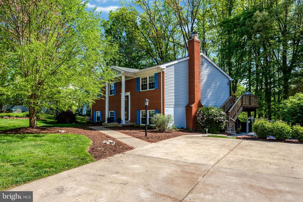 13447 Pinwheel Ct, Woodbridge, VA 22193 - See Est. Value, Schools & More