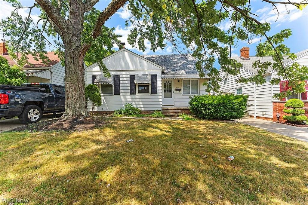 15815 Maplewood Ave, Maple Heights, OH 44137 - See Est. Value, Schools ...